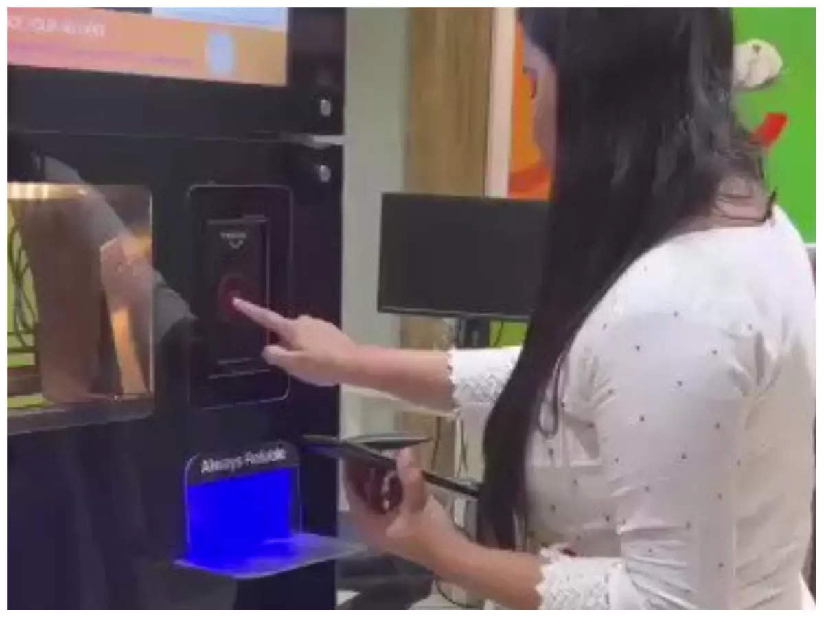 Idli atm? Anand Mahindra calls idli vending machine a "major cultural ...