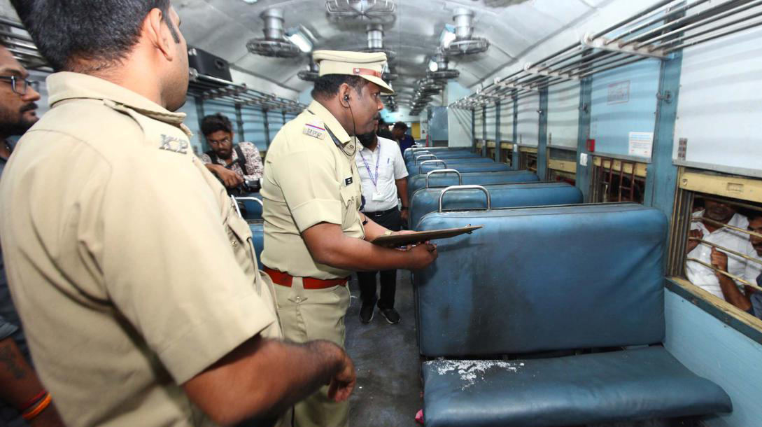 Senior IPS officer suspended in relation to Kerala train arson case ...