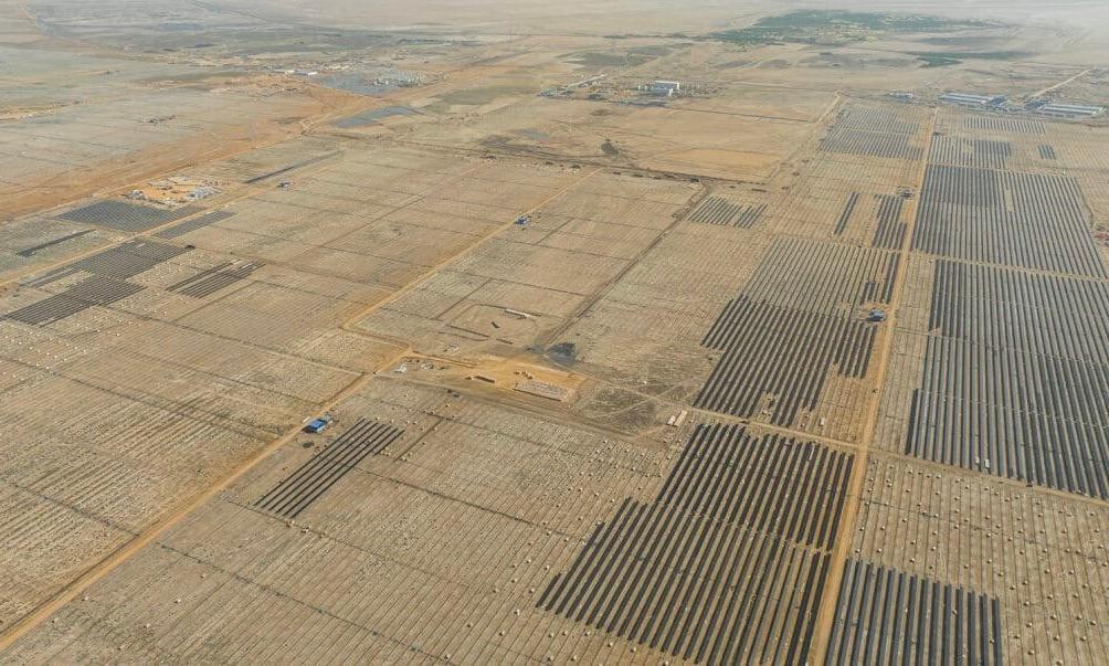 See Adani's new solar farm in 726 sq km!! Even visible from space!