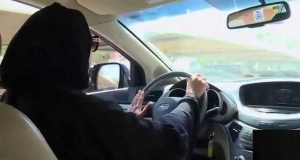 UAE to automatically open traffic files for residents who turn 18