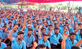 Hundreds of Samsung India factory workers protest suspension of colleagues