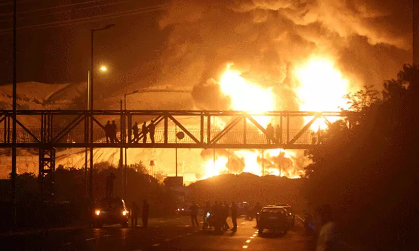 Iran hits Israeli oil refinery in Haifa, inflicting damages!!