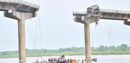 Death toll in Gambhira bridge collapse rises to 20